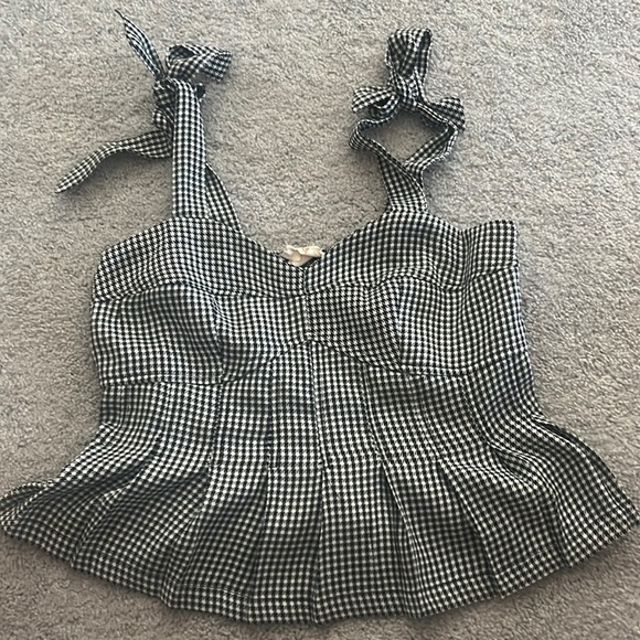 Listicle | Tops | Supper Cute Crop Top | Poshmark